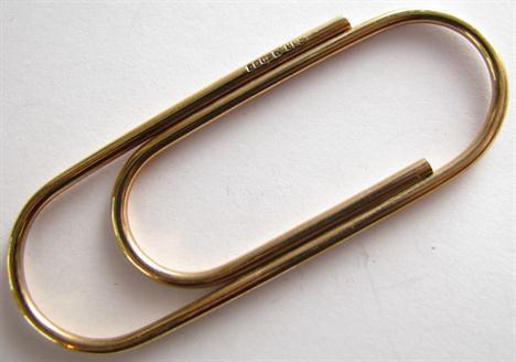 A 9ct Gold Money Clip in form of a paper clip, 7.5cm long, 12gms