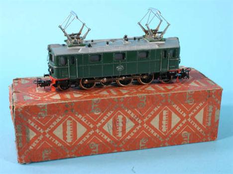 Marklin: G.S. 800 (3019) green Swedish Over-head Electric Locomotive ...